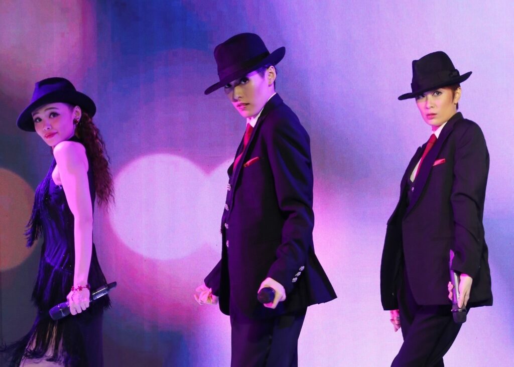 そして、艶やかに〜ぃ | OSK日本歌劇団